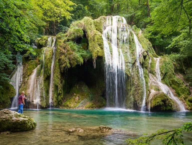 Gorges du fier: visite nature, passerelle suspendue et canyon près d'Annecy